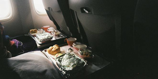 This website shows you the realities of airline food - Traveler's Edition