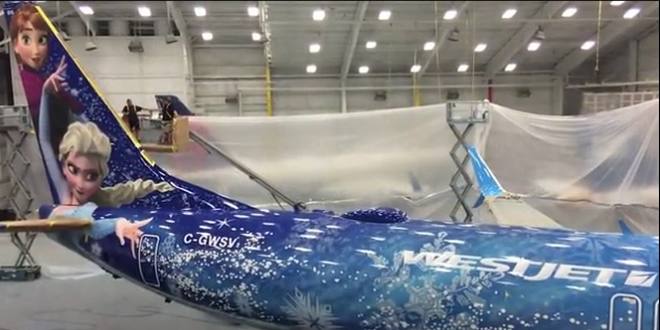 Timelapse video shows the creation of a Frozen themed Boeing 737 ...
